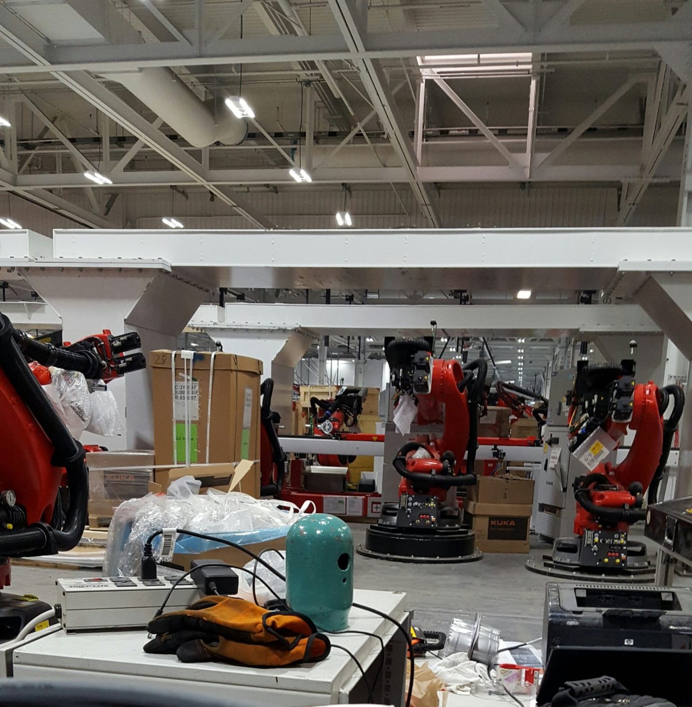 Tesla Receives Kuka-Robots for Model 3 Production – The Last Driver ...