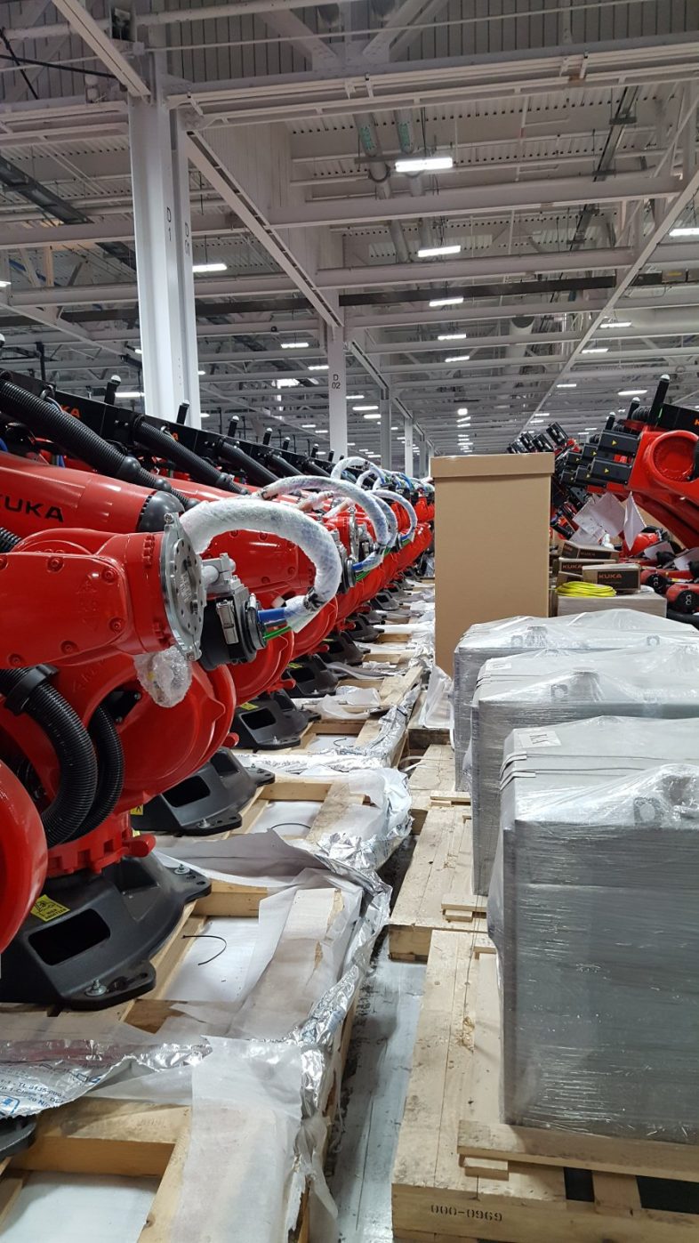 Tesla Receives Kuka-Robots for Model 3 Production – The Last Driver ...