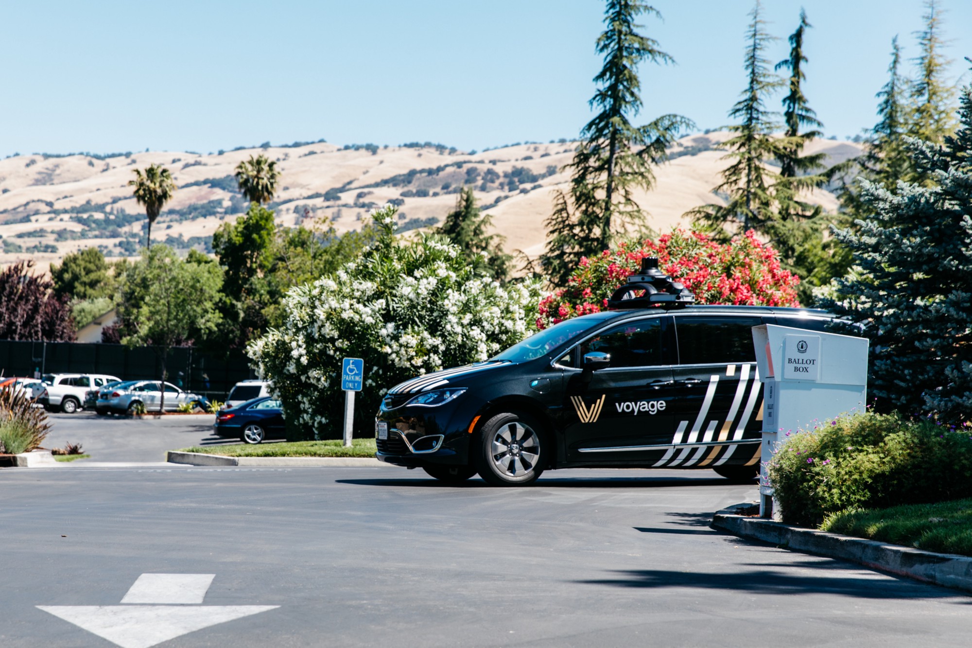 Voyage Unveils Next Generation Of Its Robotaxis – The Last Driver ...