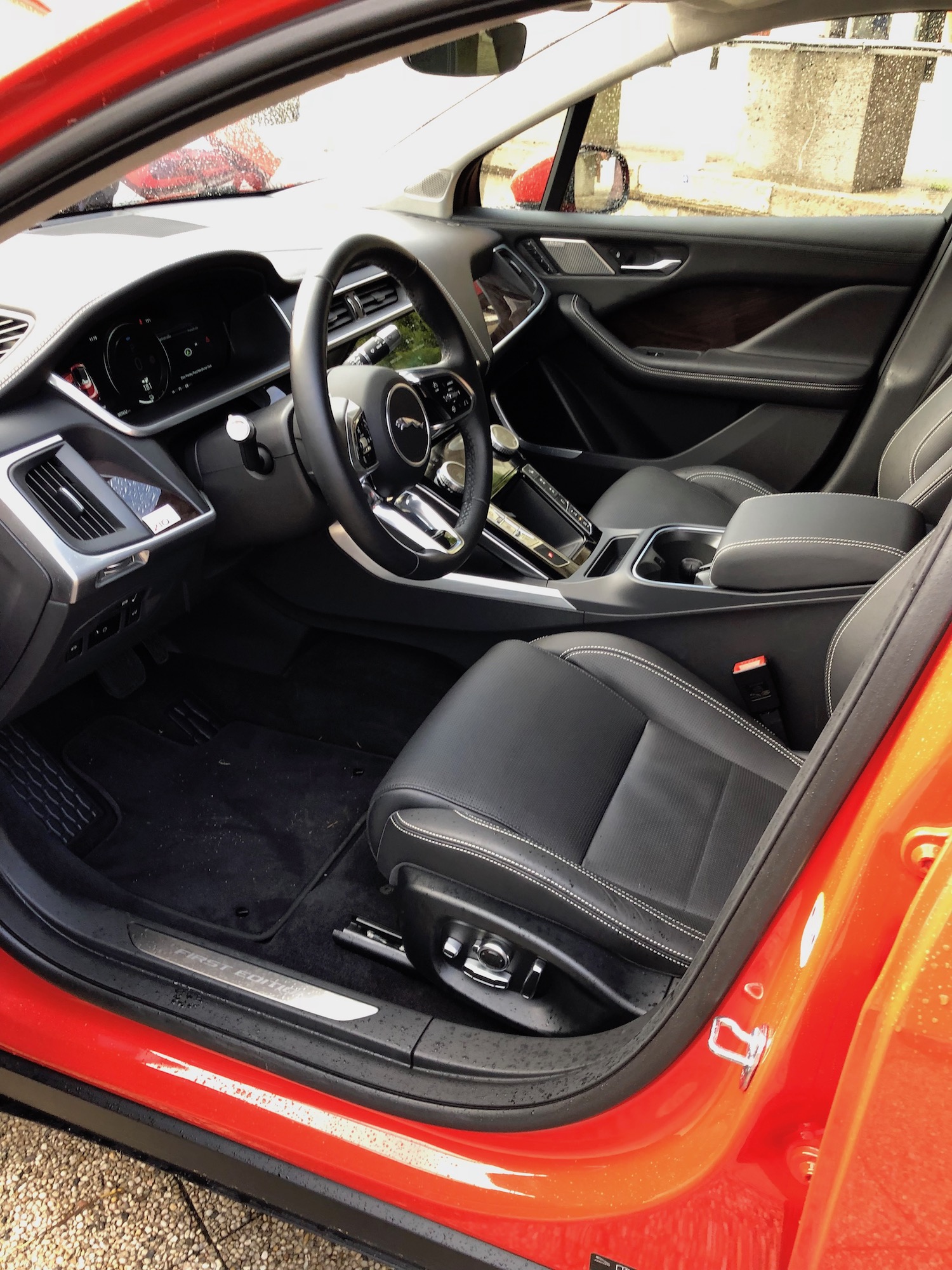 Jaguar iPace Close-Up – The Last Driver License Holder…