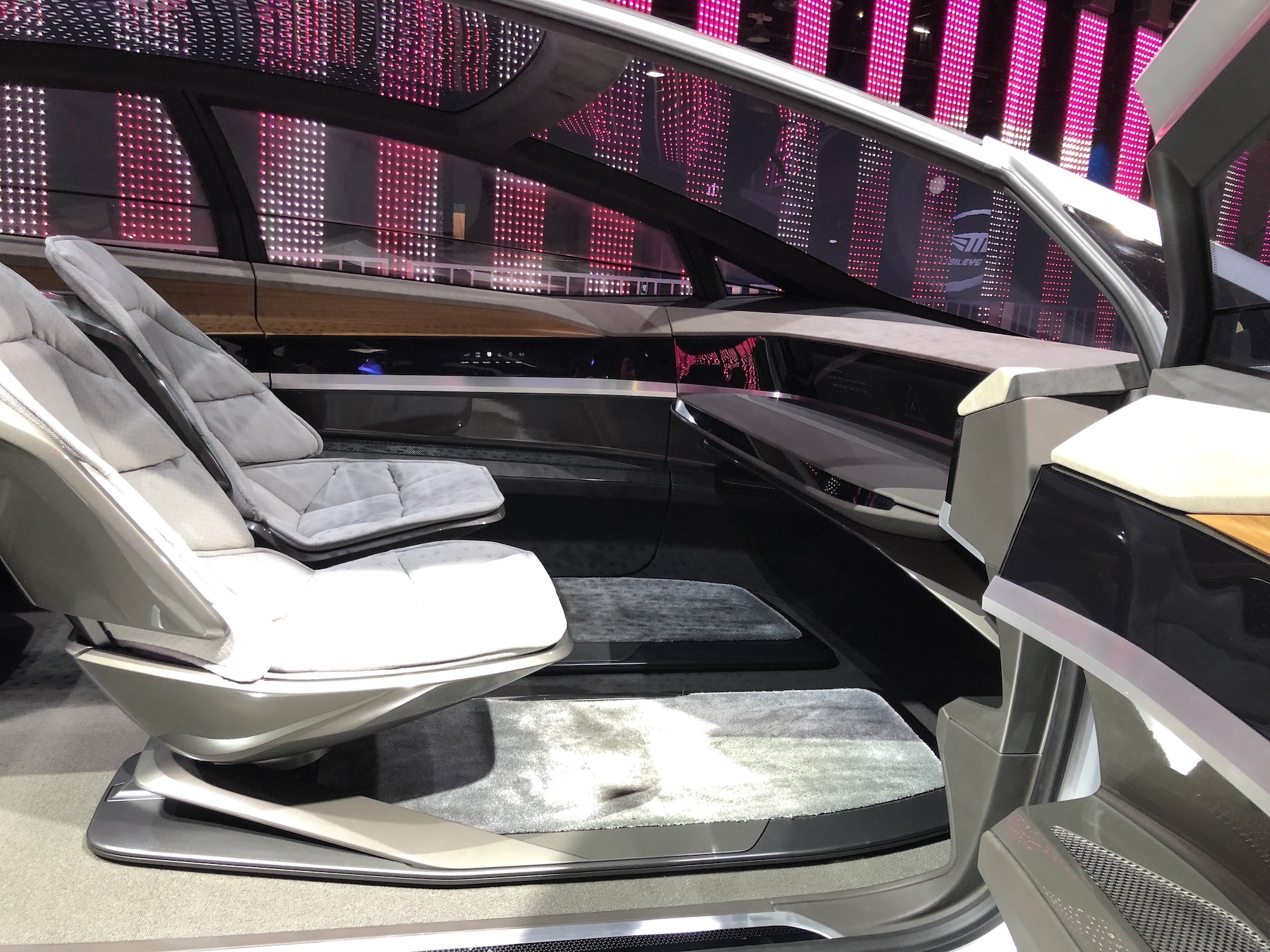 Audi AICON at the CES [Gallery] – The Last Driver License Holder…