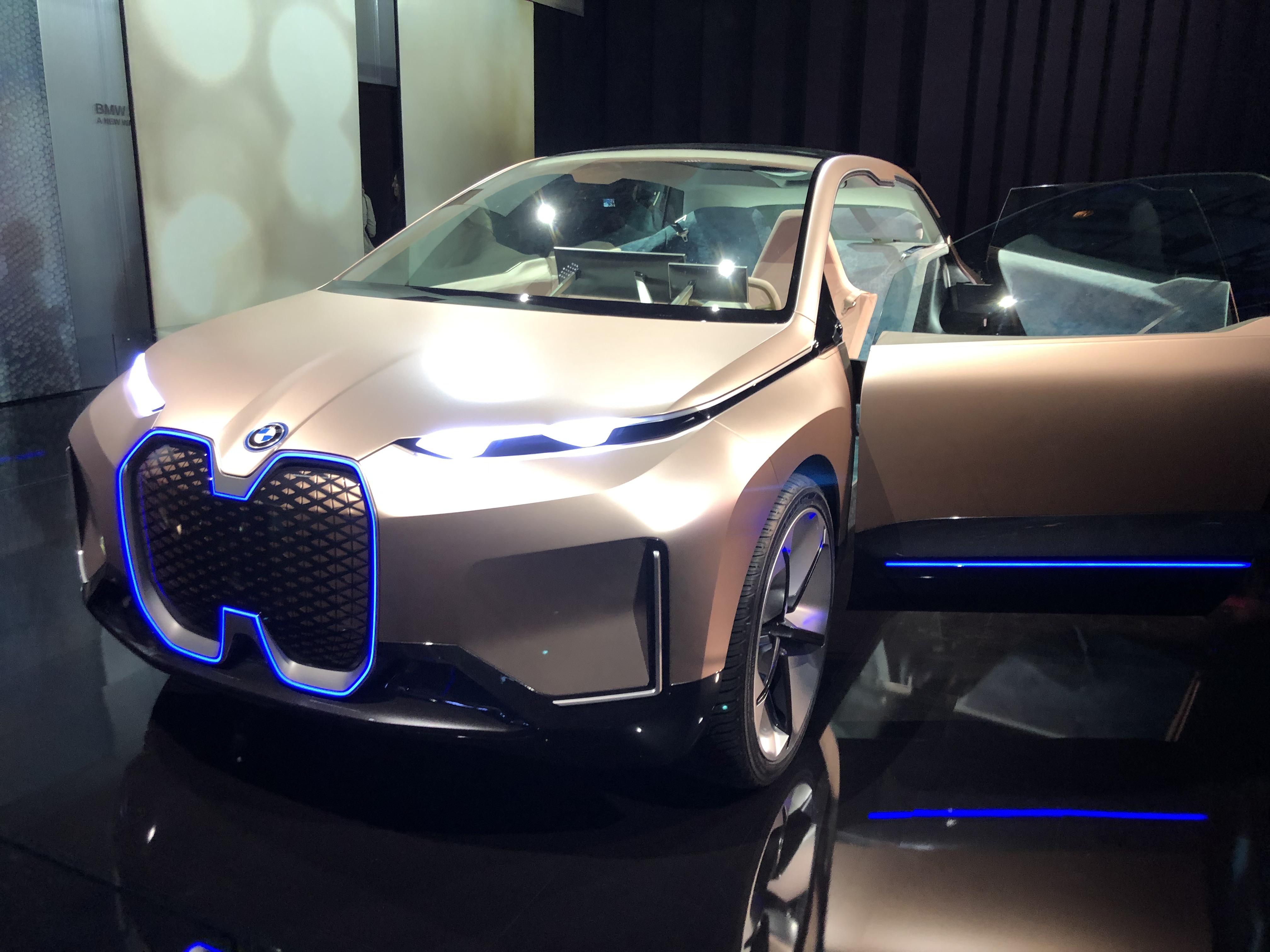 BMW iNEXT At CES 2019 – The Last Driver License Holder…