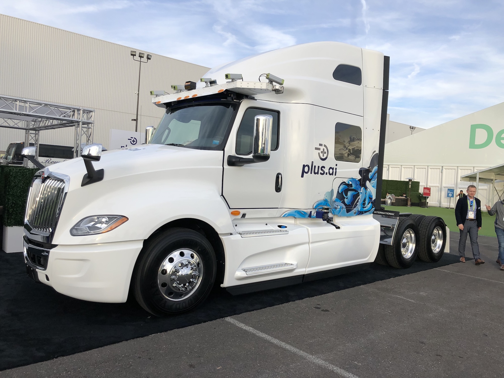 Self-Driving Trucks At CES – The Last Driver License Holder…