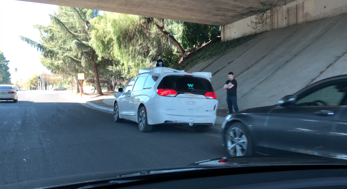 Rear-ended Waymo Spotted – The Last Driver License Holder…