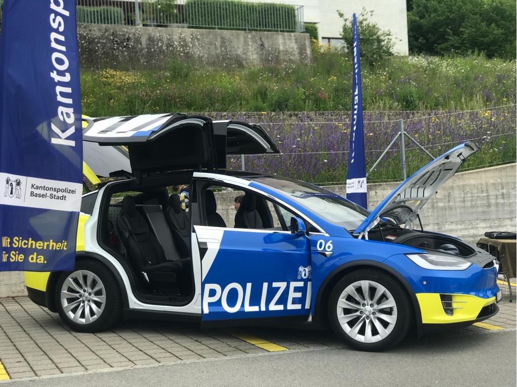 Experiences Of The Cantonal Police Of Basel-Stadt With The Tesla Model ...