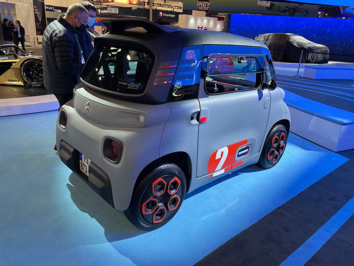 Close Up of the Citröen Ami – The Last Driver License Holder…