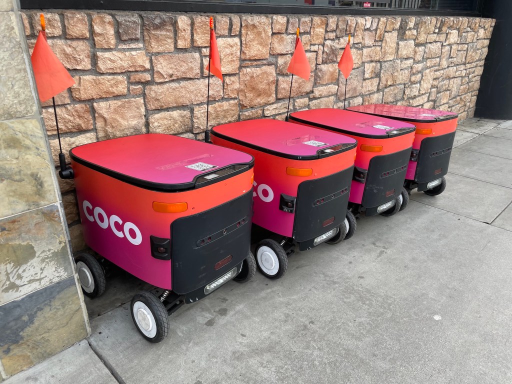 Coco Delivery Robot Spotted in Santa Monica – The Last Driver License ...