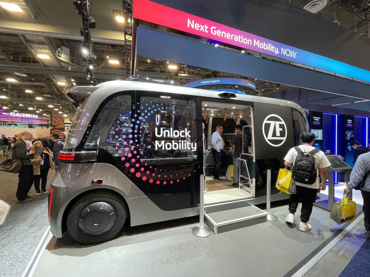 ZF Presents Even 2 Autonomous Shuttles – The Last Driver License Holder…