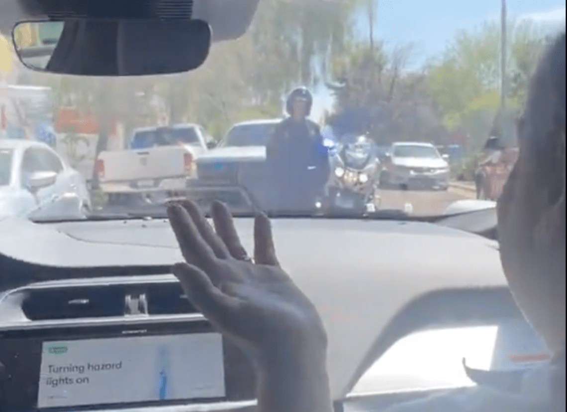 Driverless Waymo Struggles With Cop’s Hand Signals – The Last Driver ...