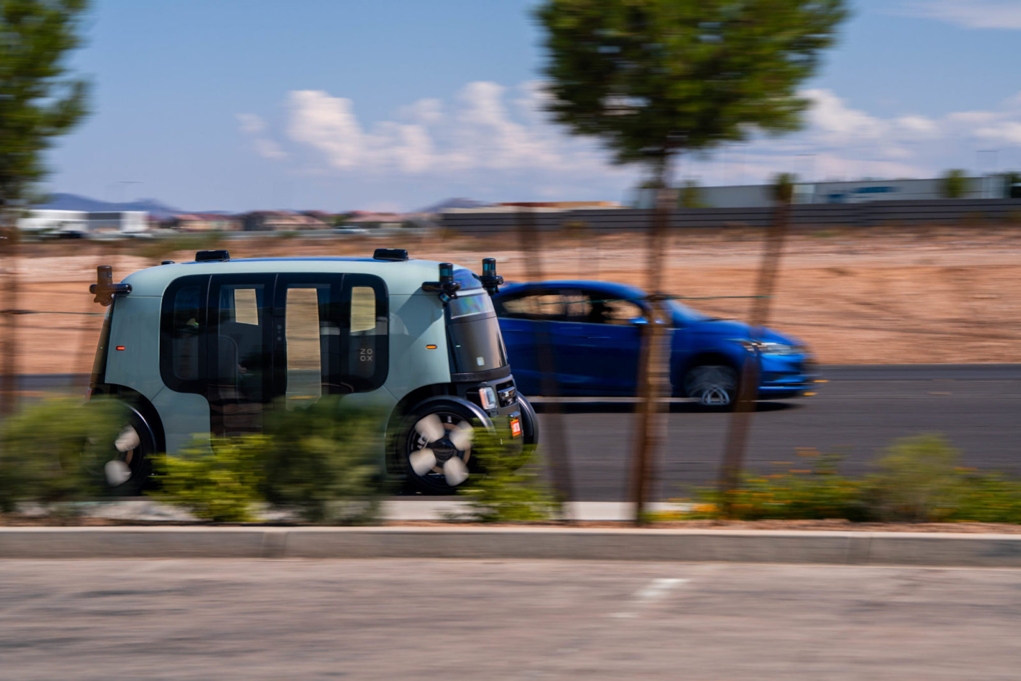 Zoox Begins Road Tests With New Robotaxi in Las Vegas – The Last Driver ...