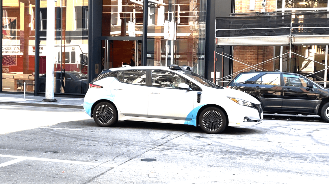 WeRide Vehicle Spotted in San Francisco – The Last Driver License Holder…