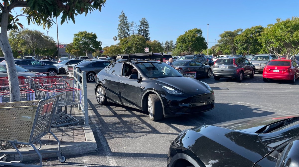 Tesla With Lidar Spotted At Parking Tests – The Last Driver License Holder…