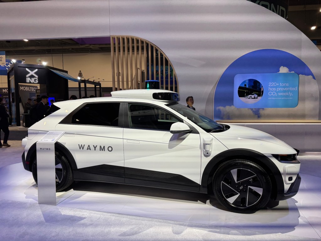 Close Look At Waymo Hyundai IONIQ 5 With 6th Generation Waymo Driver ...