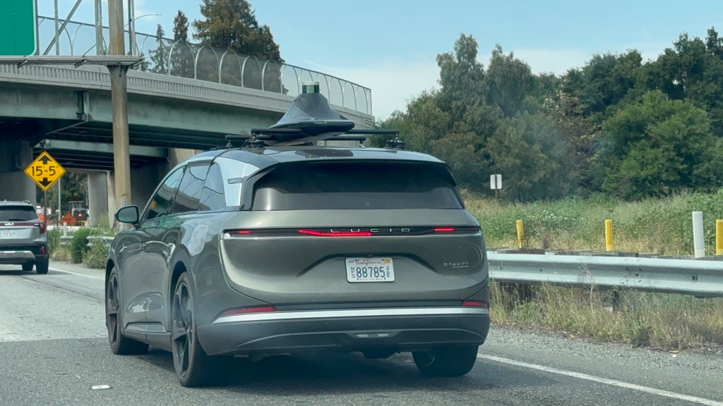 Lucid Gravity Test Vehicle Spotted – The Last Driver License Holder…