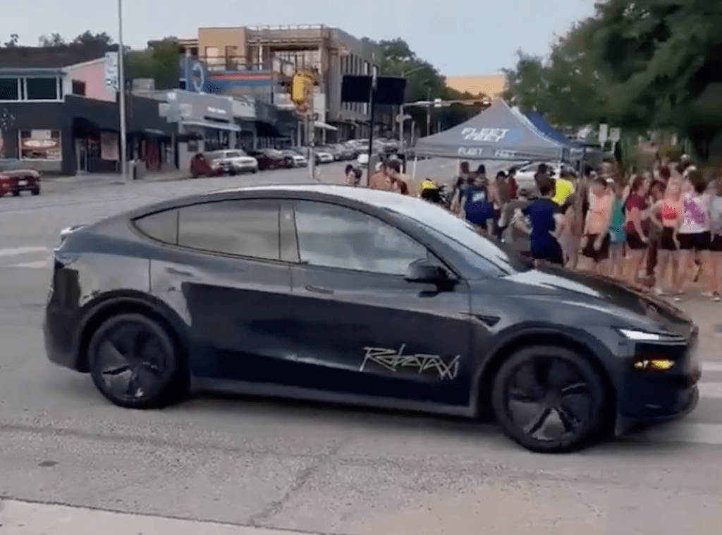 First Driverless Tesla Robotaxi Spotted in Austin – The Last Driver ...