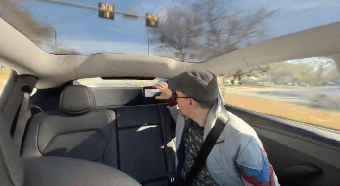 Do Tesla Robotaxis Really Drive Without A Driver? – The Last Driver ...